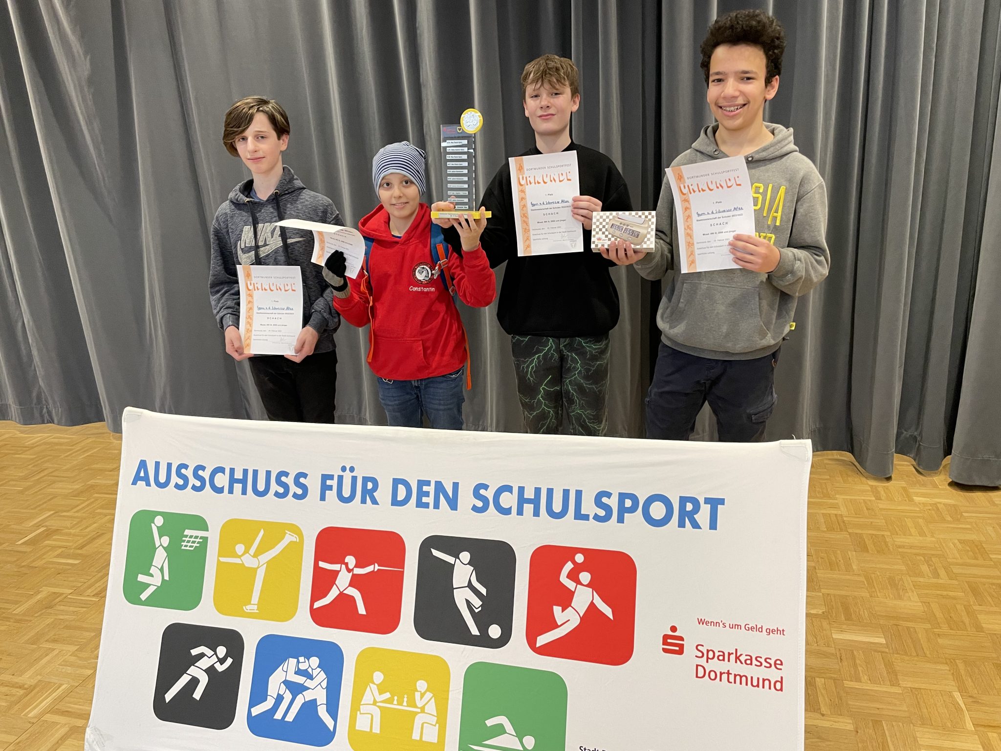 Stadtmeister im Schach – Gymnasium an der Schweizer Allee